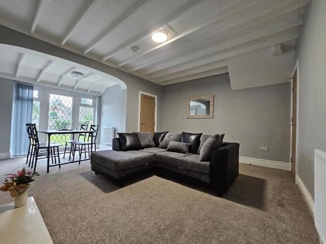 1 bedroom house to rent