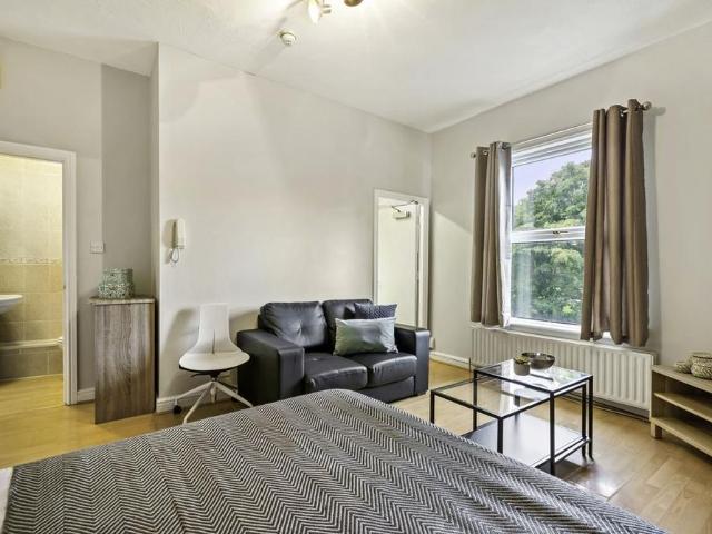 1 bedroom house to rent