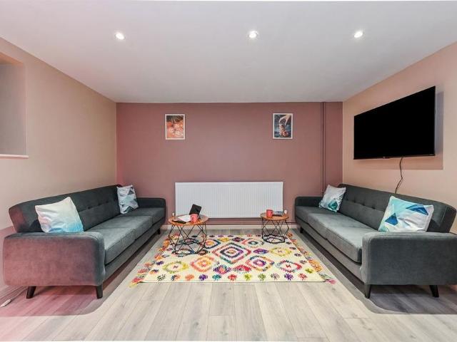 1 bedroom house to rent