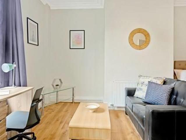 1 bedroom house to rent