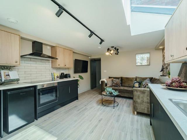 1 bedroom house to rent