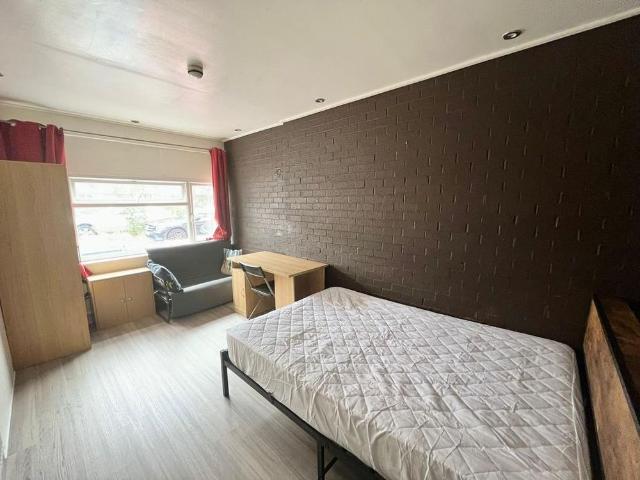 1 bedroom house to rent