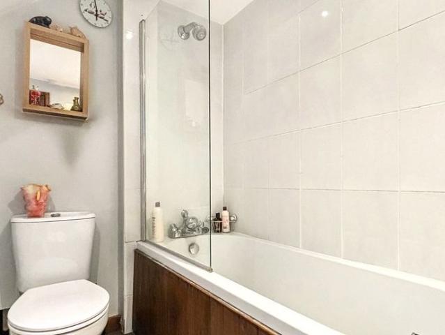 1 bedroom house to rent