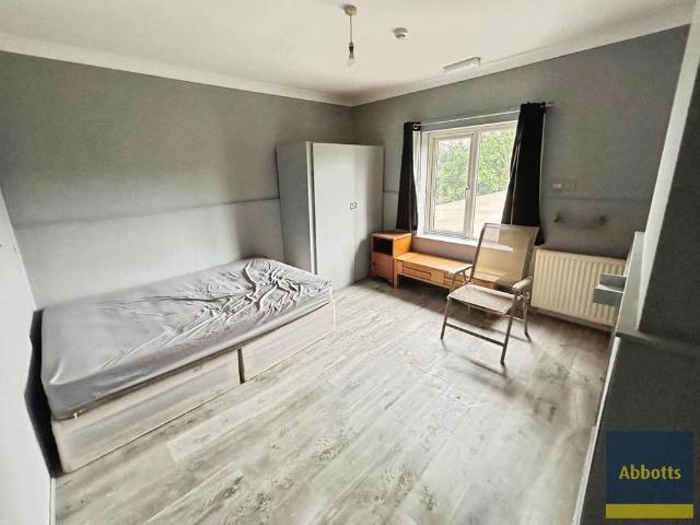 1 bedroom house to rent