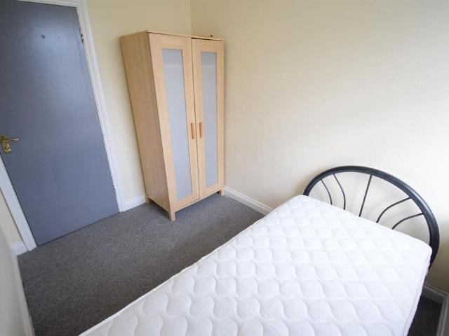 1 bedroom house to rent