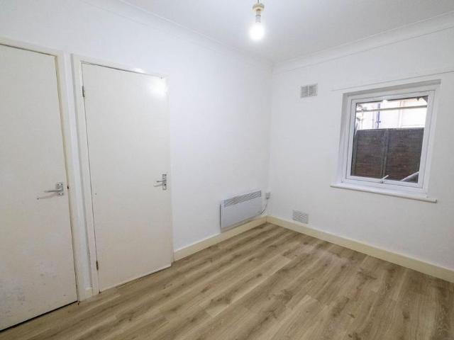 1 bedroom house to rent