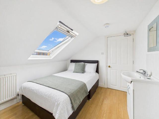 1 bedroom house to rent