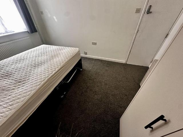 1 bedroom house to rent