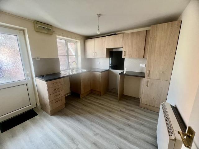 1 bedroom house to rent
