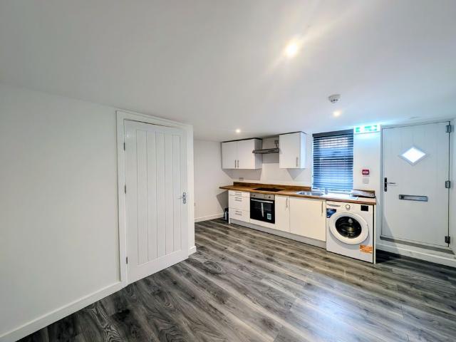 1 bedroom house to rent