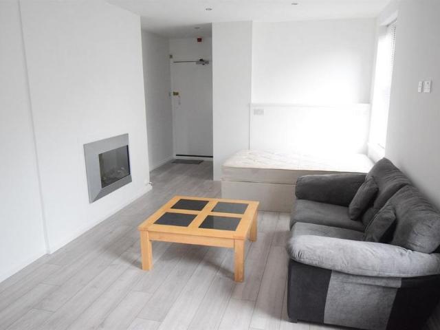 1 bedroom house to rent