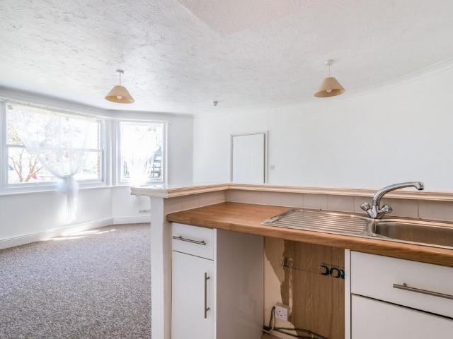 1 bedroom house to rent