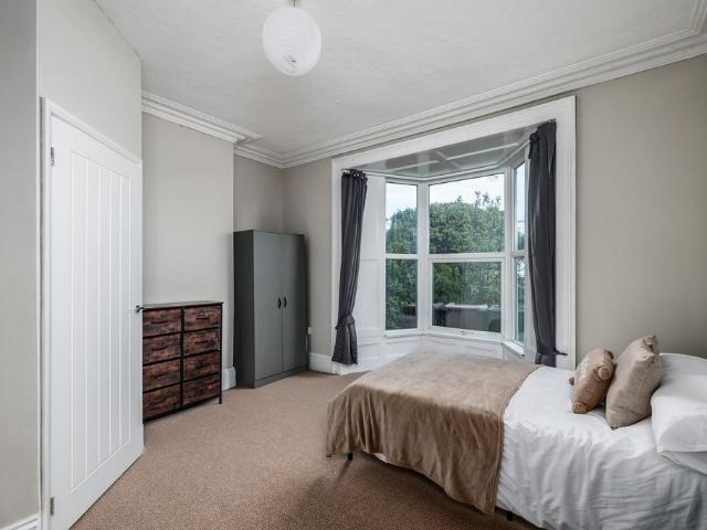 1 bedroom house to rent