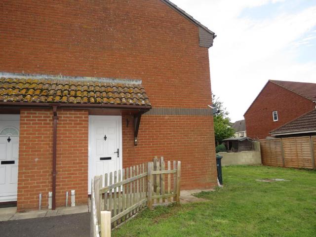 1 bedroom house to rent