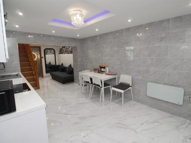 1 bedroom house to rent