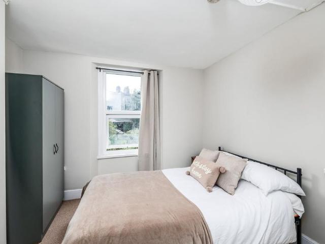 1 bedroom house to rent