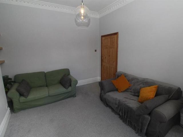 1 bedroom house to rent