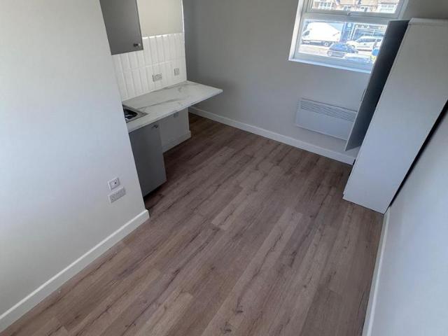 1 bedroom house to rent