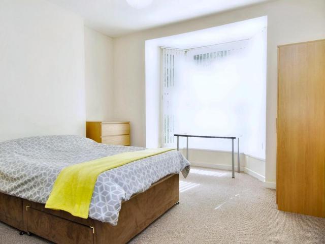 1 bedroom house to rent
