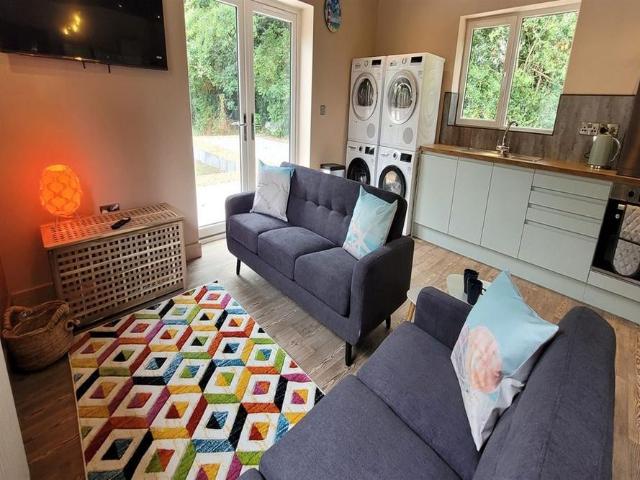 1 bedroom house to rent