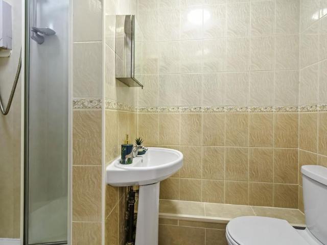 1 bedroom house to rent