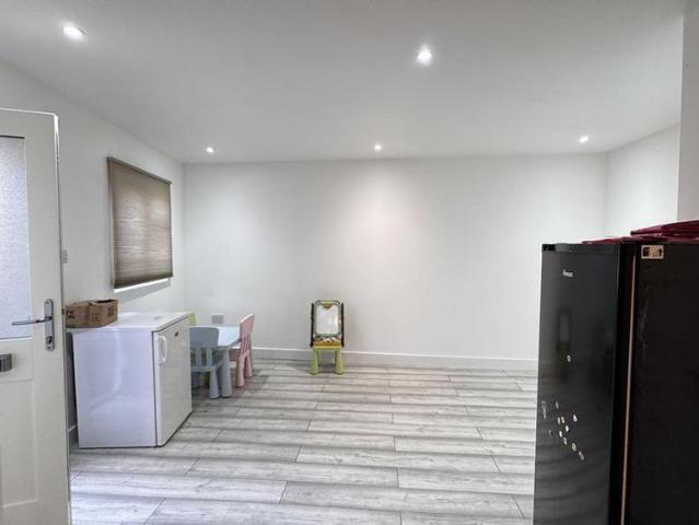 1 bedroom house to rent