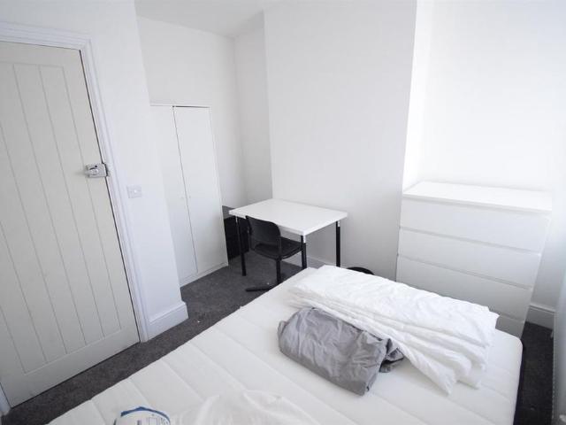 1 bedroom house to rent