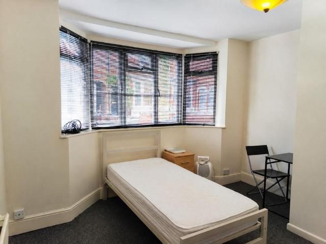 1 bedroom house to rent