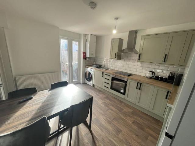 1 bedroom house to rent