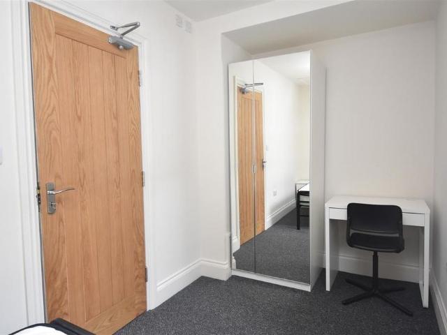 1 bedroom house to rent