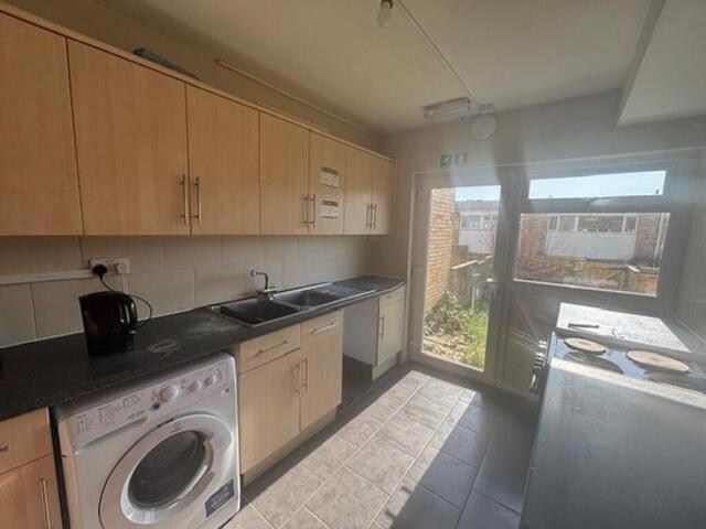 1 bedroom house to rent