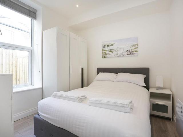1 bedroom house to rent