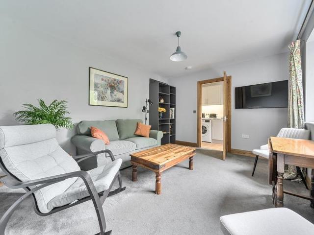 1 bedroom house to rent