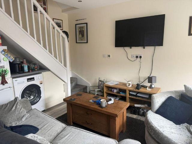 1 bedroom house to rent