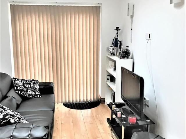 1 bedroom house to rent
