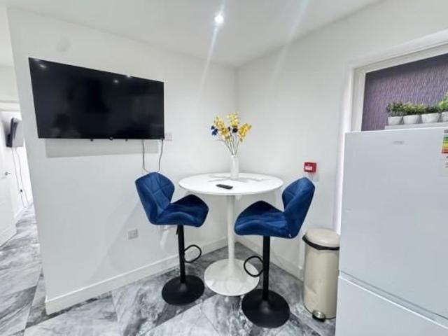 1 bedroom house to rent