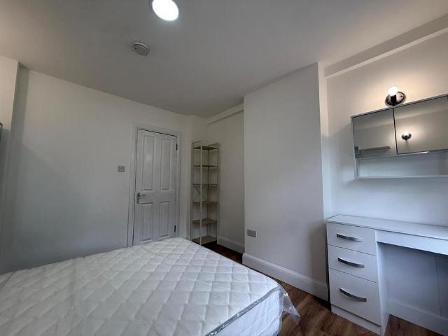 1 bedroom house to rent