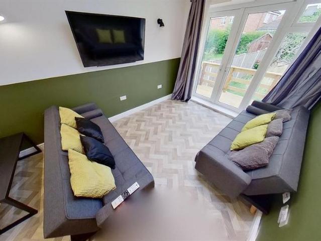 1 bedroom house to rent