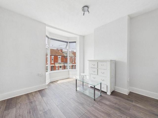 1 bedroom house to rent