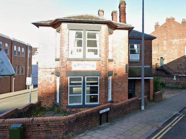 1 bedroom house to rent