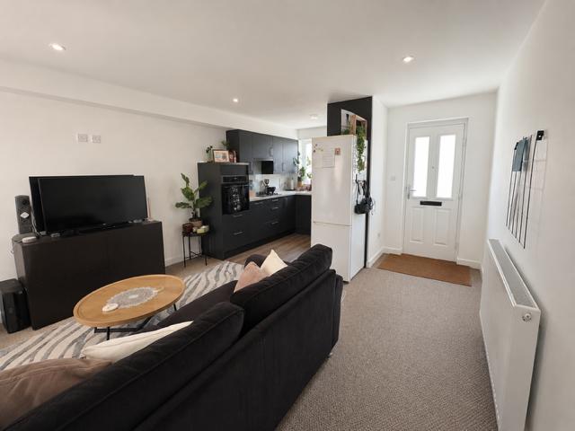 1 bedroom house to rent