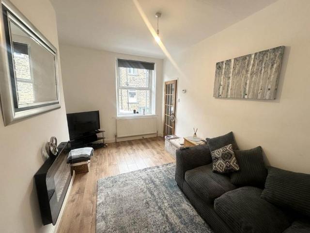 1 bedroom house to rent