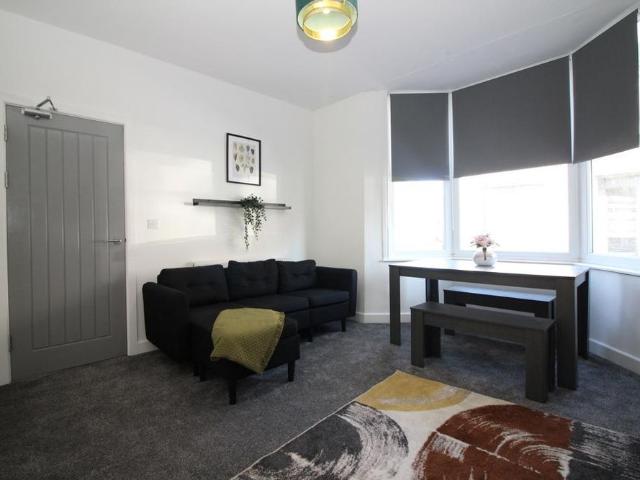 1 bedroom house to rent