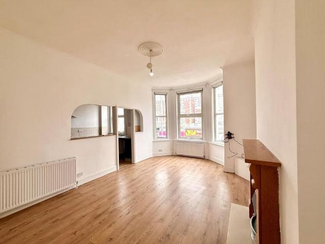 1 bedroom house to rent