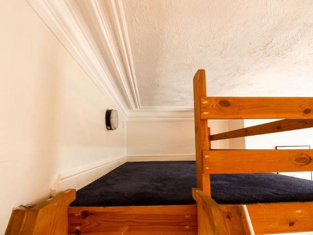 1 bedroom house to rent