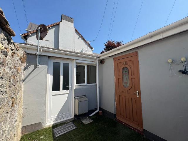 1 bedroom house to rent