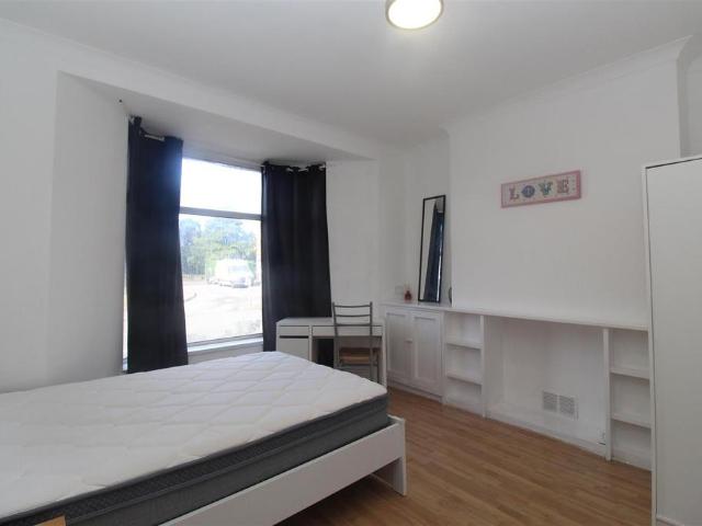1 bedroom house to rent