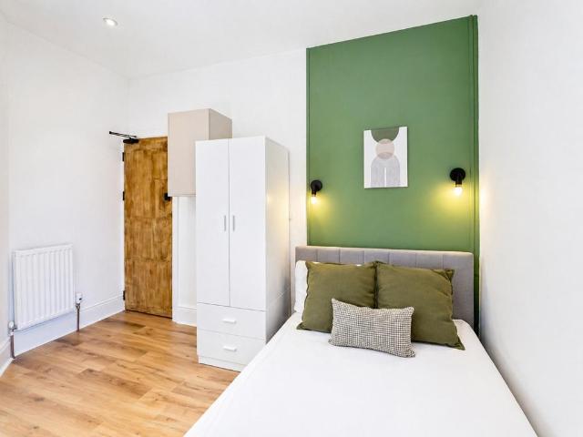 1 bedroom house share to rent