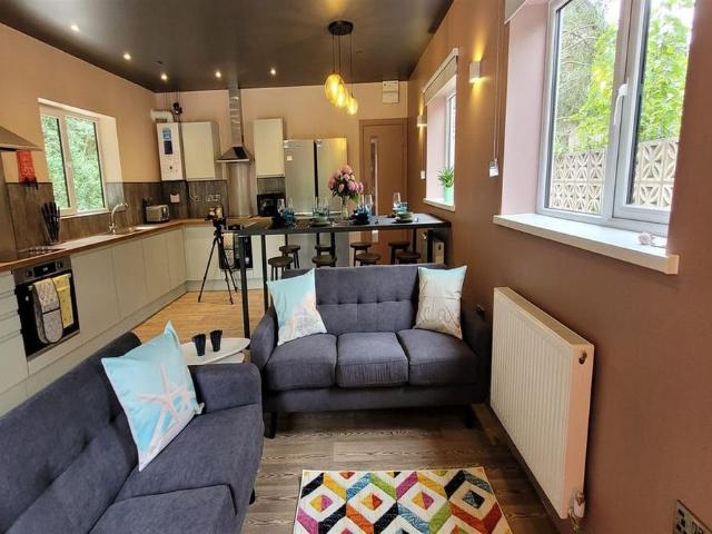 1 bedroom house to rent