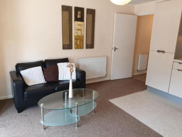 1 bedroom house to rent